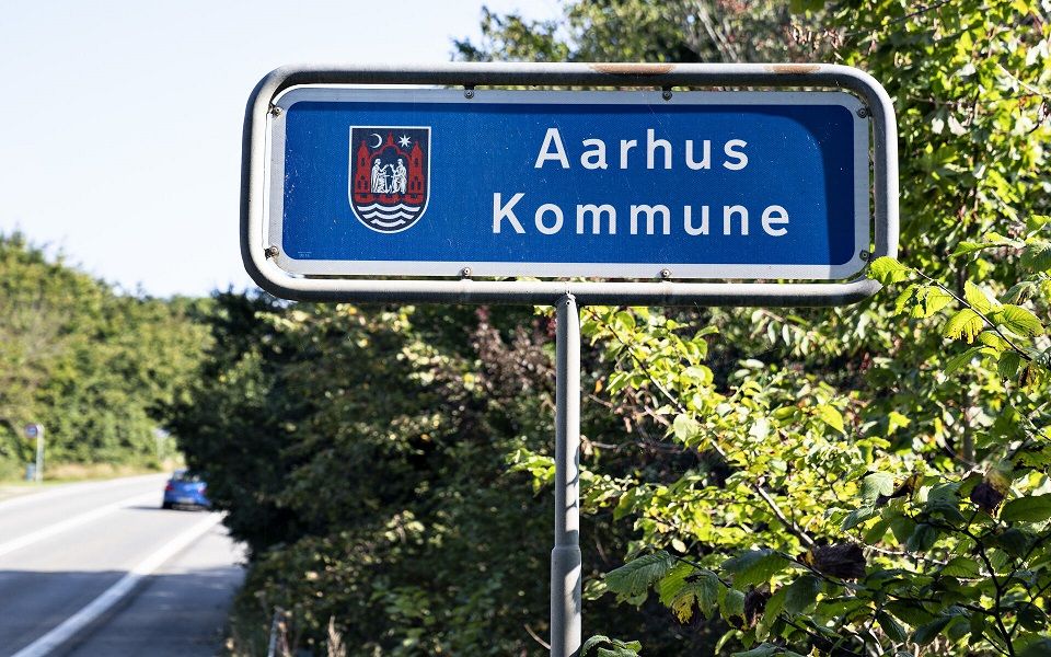 Kommune vil ikke fjerne ulovlige skilte - reglerne er for indviklede ...