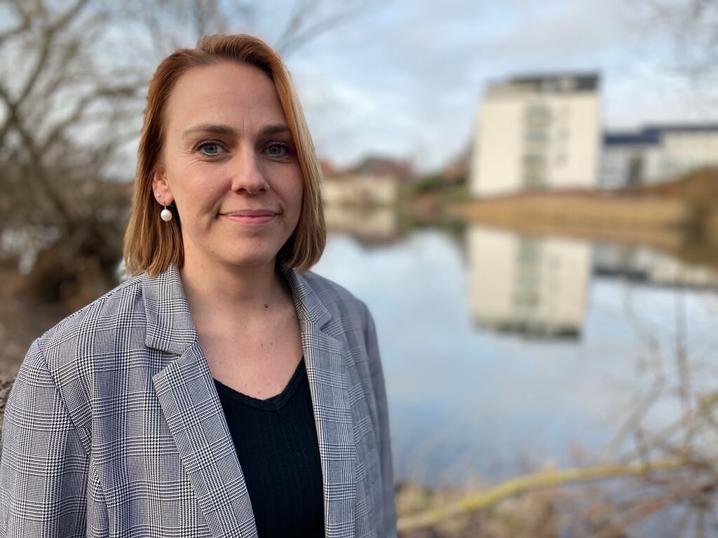 Sådan arbejder kommune med ungarbejdere i ældreplejen - NB Ældre